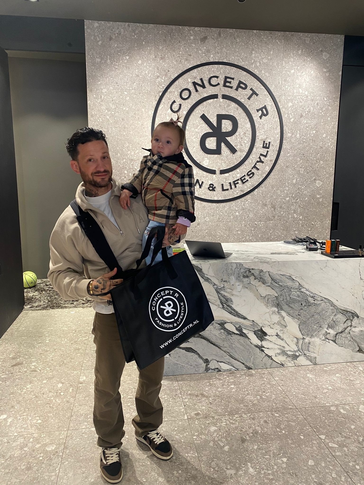 Concept R | Officiële webshop | Leukste kledingwinkel van Eindhoven